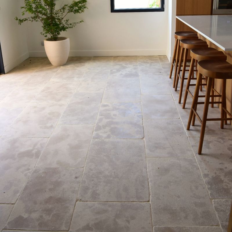 Dallage Atlas beige vieilli en Pierre Naturelle du Maroc - Ligerio