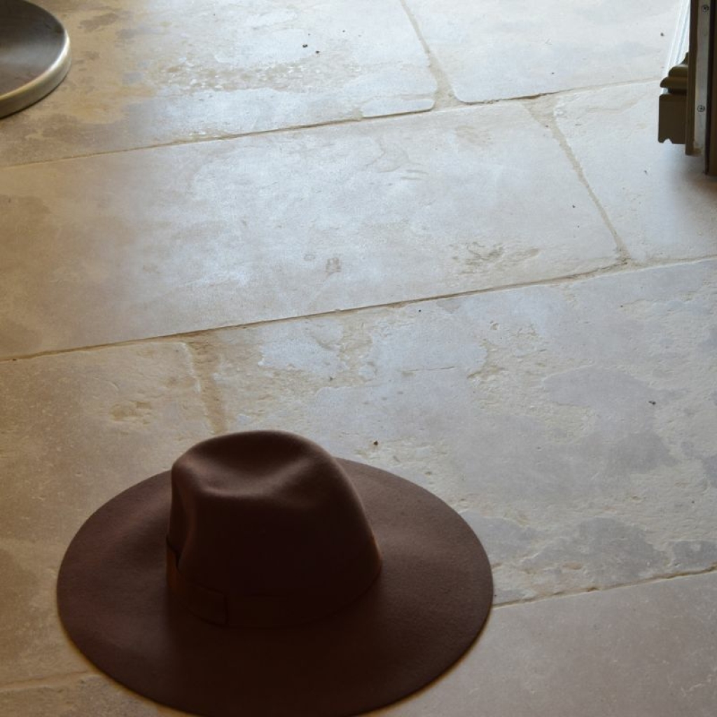 Dallage Atlas beige vieilli en Pierre Naturelle du Maroc - Ligerio