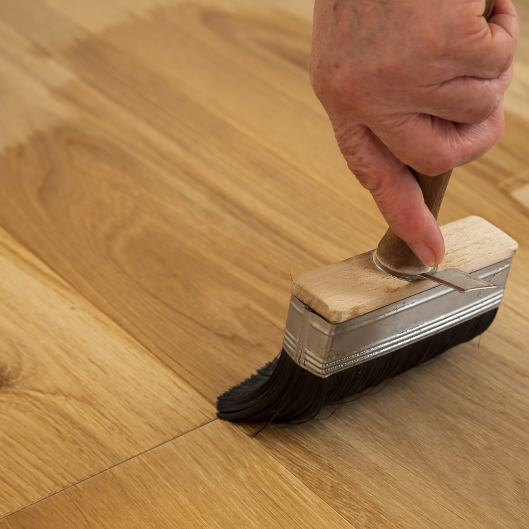 Choisir la finition de parquet massif en toute simplicité